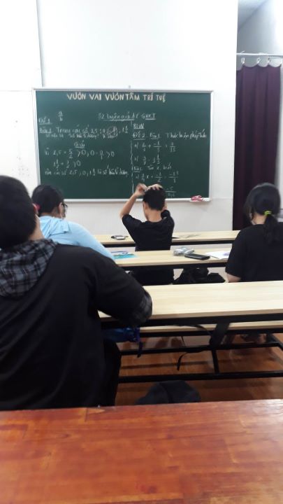 VƯƠN VAI VƯƠN TẦM TRÍ TUỆ